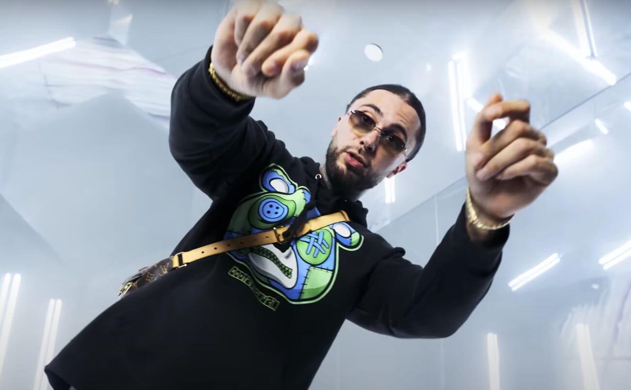 Malik Montana – majątek. Ile zarabia znany raper? | Plotuś